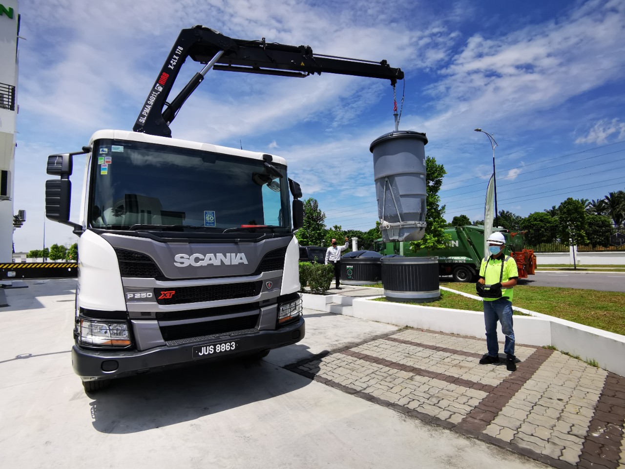 ZAQUIN RECEIVES DELIVERY OF FIRST SCANIA XT RIGID NTG FOR FIRST SMART ...