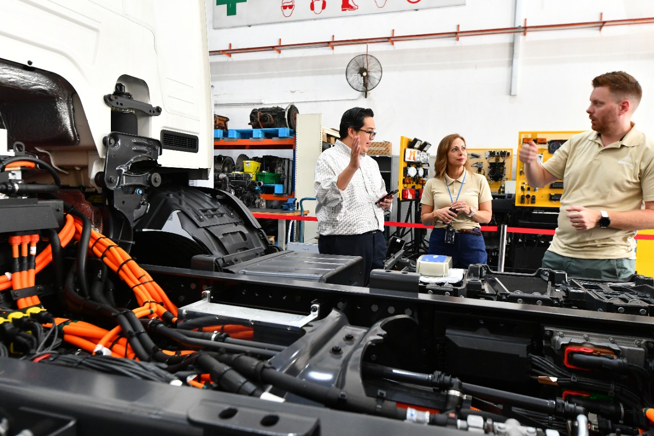 SCANIA STARTS SALES OF BATTERY ELECTRIC TRUCK FOR CUSTOMERS TO TAKE ...