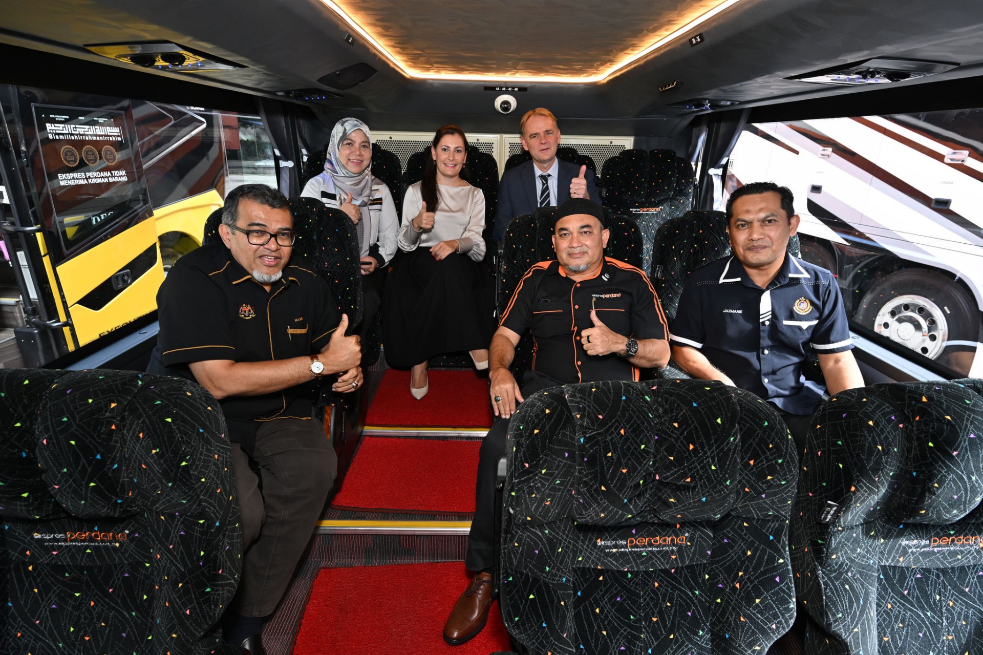 EKSPRES PERDANA EXPANDS ITS FLEET WITH THE FIRST SCANIA NEW BUS ...