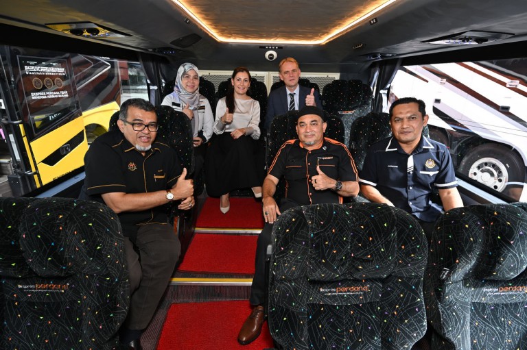 EKSPRES PERDANA EXPANDS ITS FLEET WITH THE FIRST SCANIA NEW BUS ...