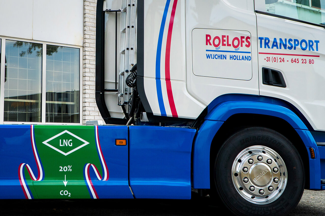 Vijftigste Scania en vier nieuwe LNG-trucks voor Roelofs Transport ...