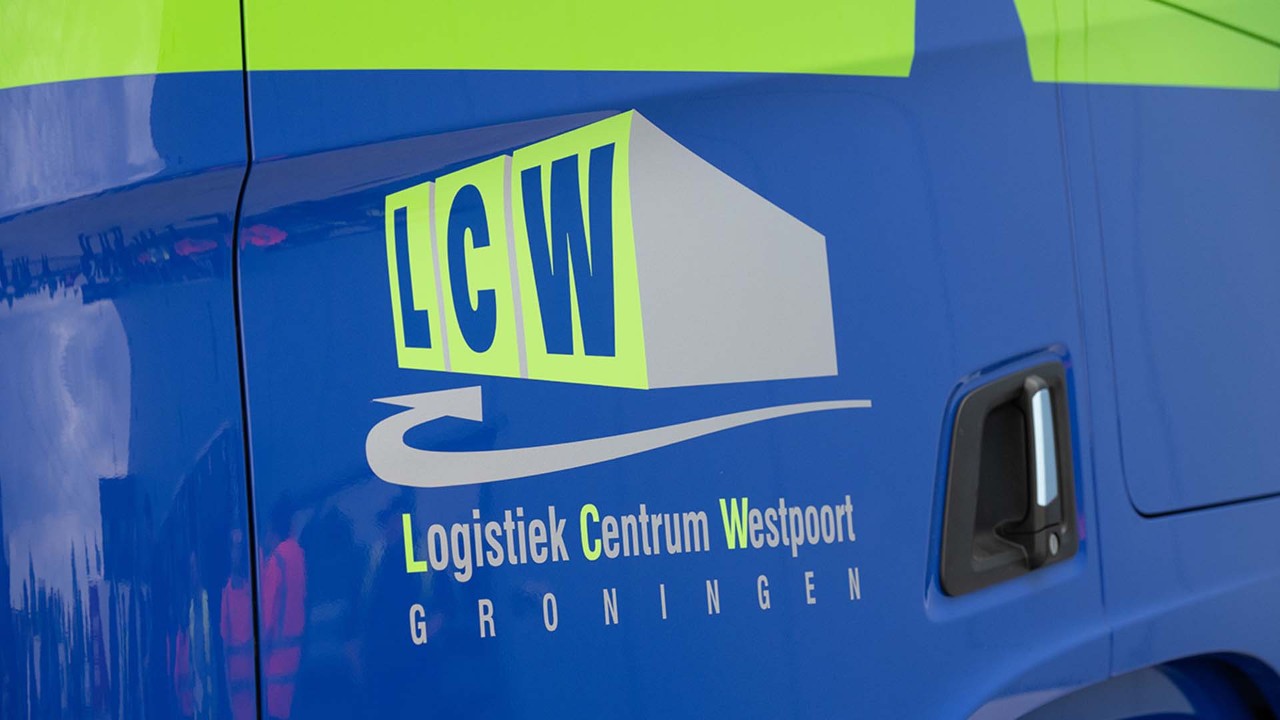 Primeur voor LCW Groningen: eerste elektrische Scania voor zware toepassingen | Scania Nederland