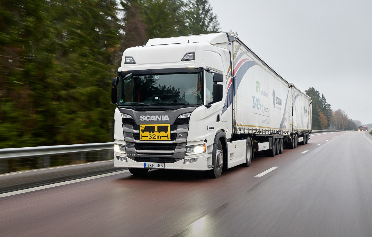 A Scania L-series low-entry fire truck for city rescues | Scania ...