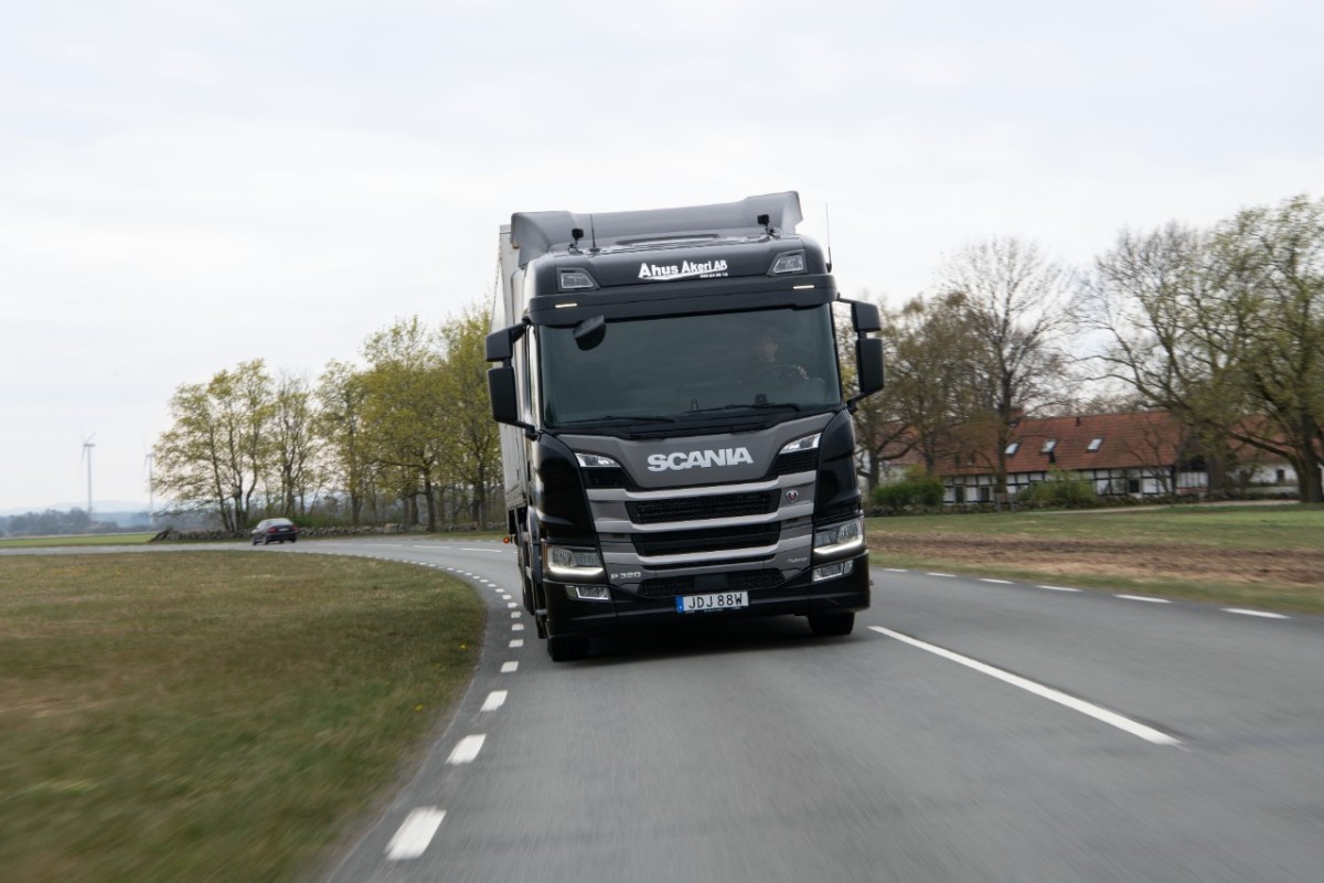 Swedish spirit distiller uses Scania hybrid truck for transportation ...