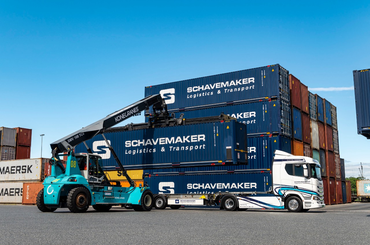 Pierwszy w Polsce elektryczny ciągnik Scania w firmie Schavemaker ...