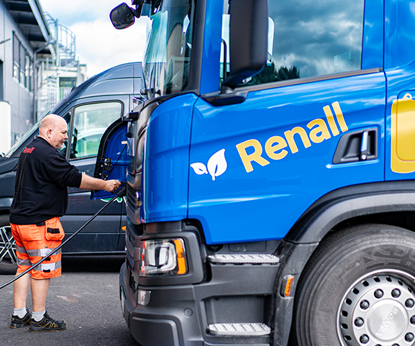 Renall – eldriven burksamlare | Scania Sverige