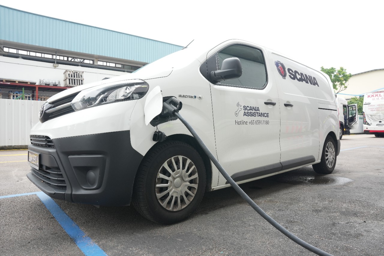 SCANIA DEPLOYS 509 SOLAR PANELS, BATTERY-ELECTRIC ROADSIDE ASSISTANCE ...