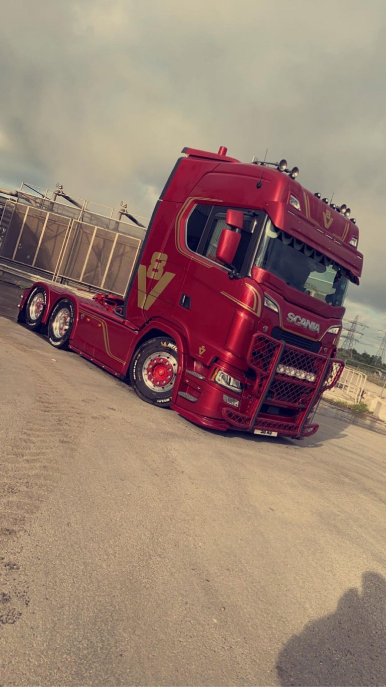 Hall of Fame: Huw Williams on behalf of ADT | Scania United Kingdom